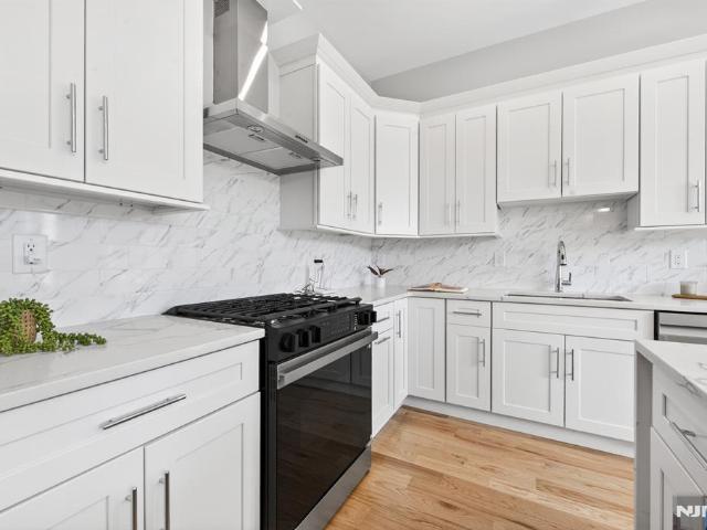 126 De Kalb Avenue # 2