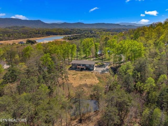 126 Deer Run Way