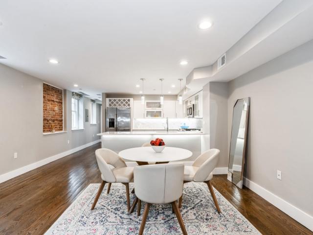 126 Delaware Ave # 10