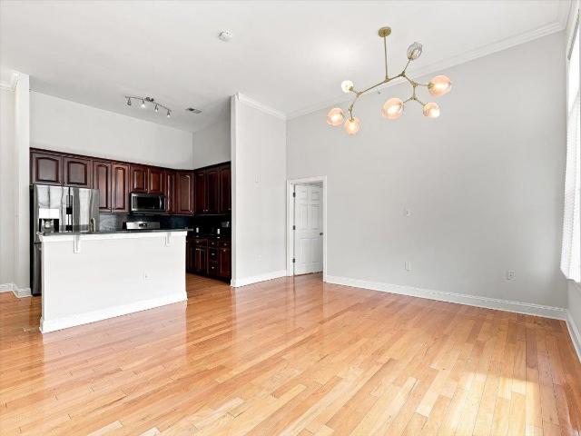 126 Dudley St # 417