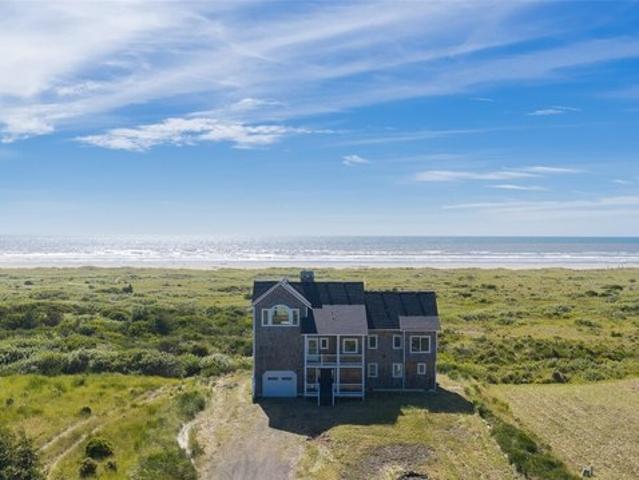 126 Dunes Ln, Ocean City, WA 98569