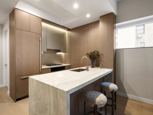 126 E 57TH Street 1008