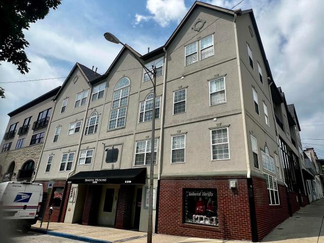 126 E 6th St, Bloomington, IN 47408 | MLS #202530