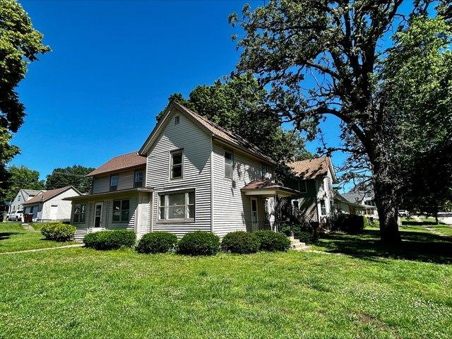 126 E 6th St, Pecatonica, IL 61063