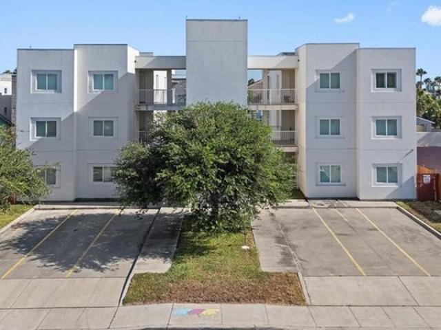 126 E Atol St, South Padre Island, TX 78597