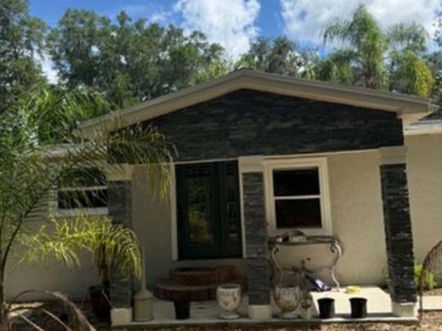 126 E End Rd, San Mateo, FL 32187