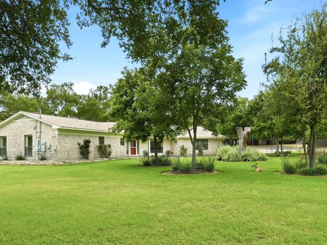 126 E Esparada Dr