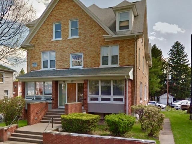 126 E Fairmount Ave $1,095 a month! Downstairs 1bd