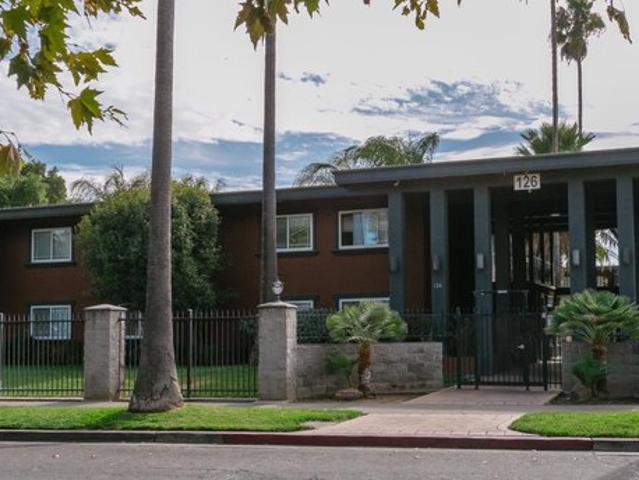 126 E Jamestown St, Stockton, CA 95207