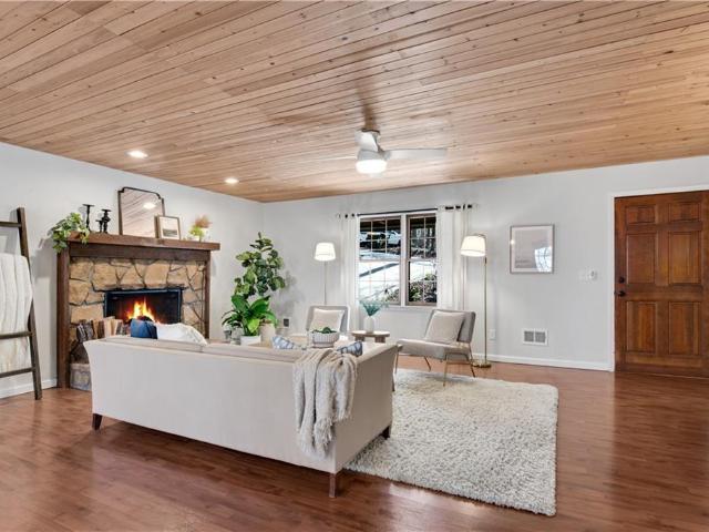 126 E Lake Dr, Roswell, GA 30075 | MLS #7762