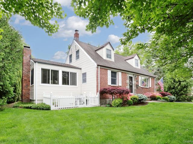 126 E Lewis Avenue