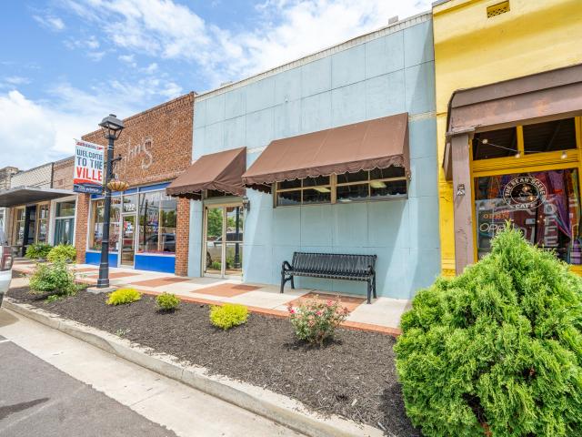 126 E Main St