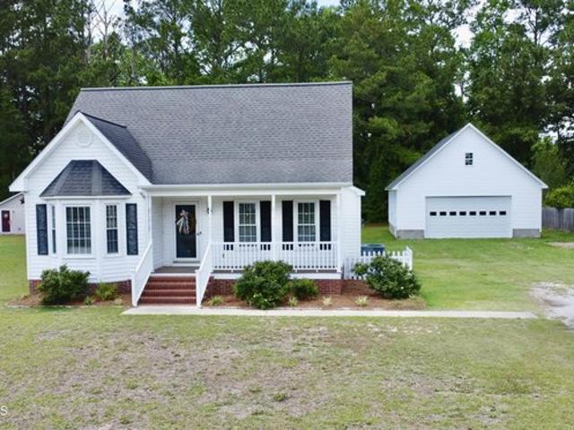 126 Edgewater Rd, Washington, NC 27889