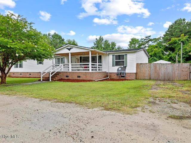 126 Elizabeth Drive E