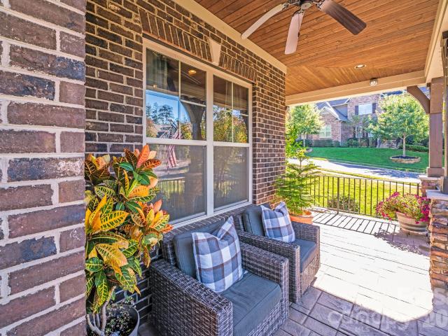 126 Forsythia Ln, Tega Cay, SC 29708 | MLS #4370 | Compass