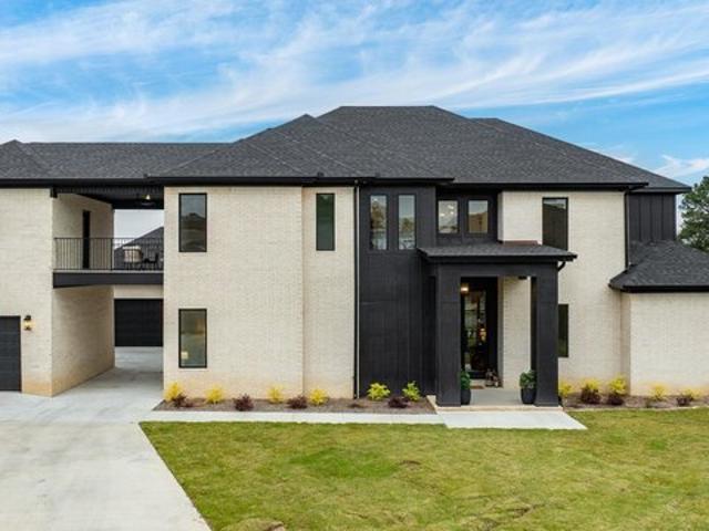 126 Falstone Dr, Little Rock, AR 72223