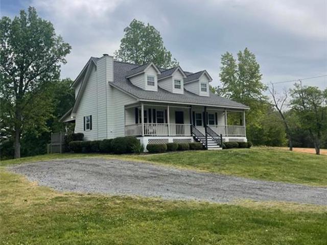 126 Findley Road NE