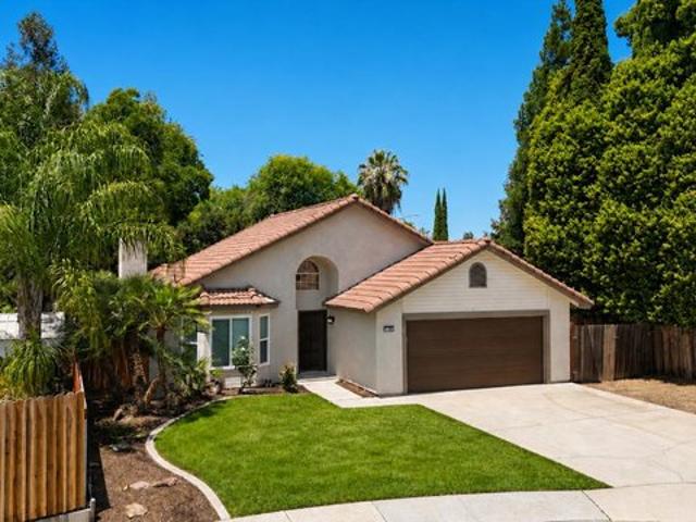 126 Kelley Ct, Clovis, CA 93611
