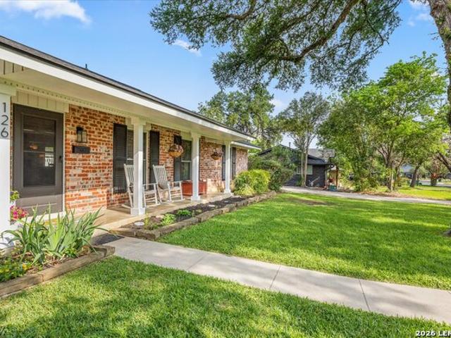 126 Kenwood Ave