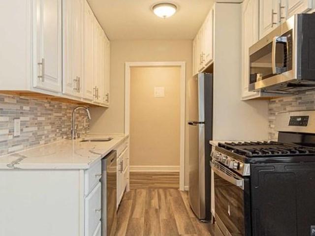 126 Hackett Pl #B201 Rutherford, NJ 07070