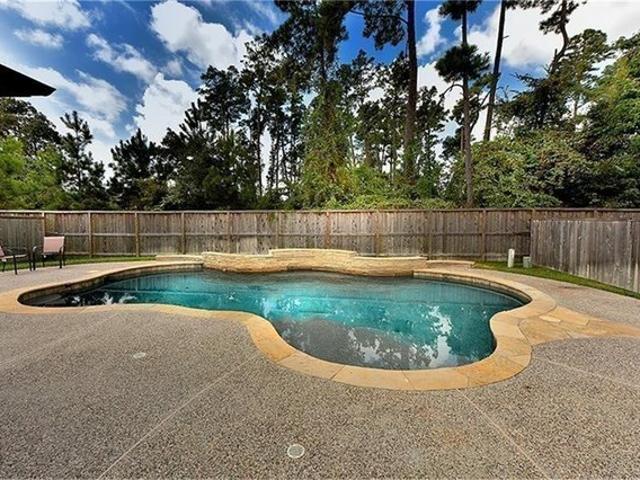 126 Hearthshire Cir, The Woodlands, TX 77354