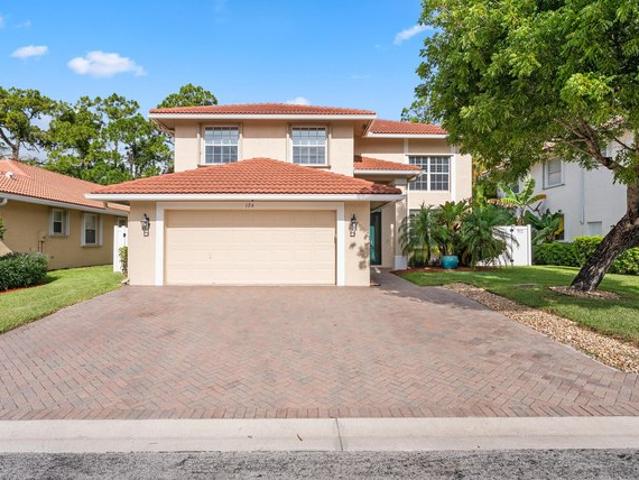 126 Hidden Hollow Dr, Palm Beach Gardens, FL 33418