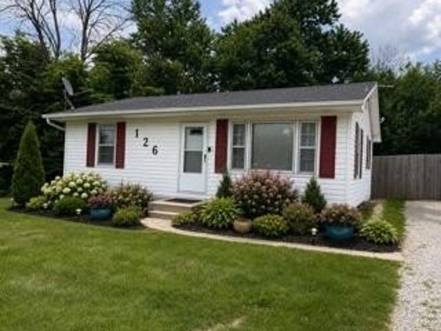 126 Highway 124 N, Hallsville, MO 65255