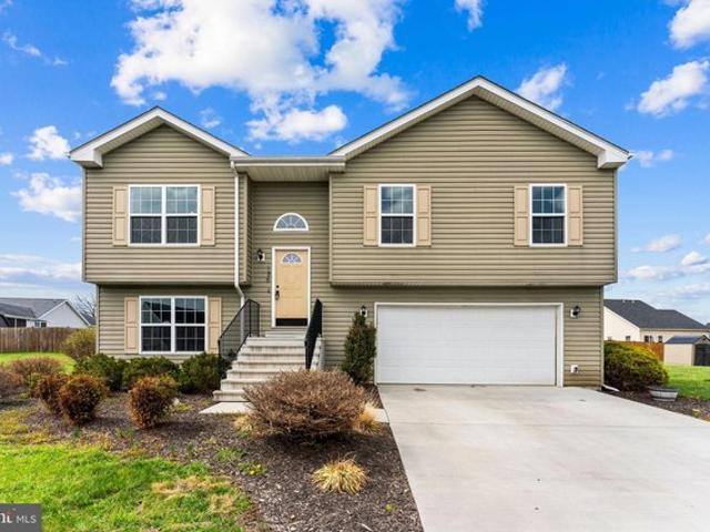 126 Invasion Ct, Bunker Hill, WV 25413