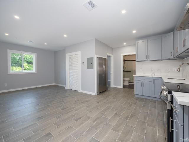 126 Innis Avenue 2 4