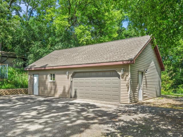 126 Oak Crest Dr
