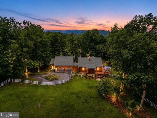 126 Old Mill Manor Ct, Berkeley Springs, WV 25411