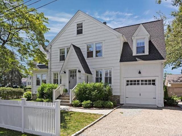 126 Oldfield Road, Fairfield, CT 06824