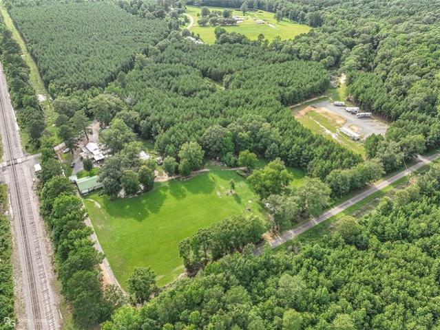 126 Oscar Kilpatrick Rd, Gibsland, LA 71028