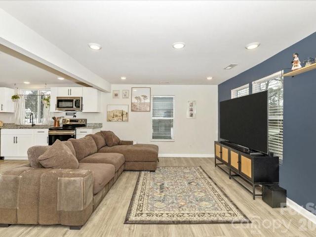 126 Laura Road