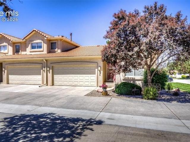 126 Luxury Ln, Colorado Springs, CO 80921