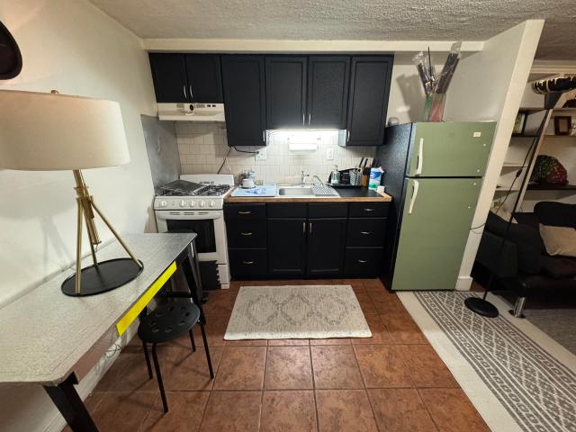 126 Magnolia Ave # 1
