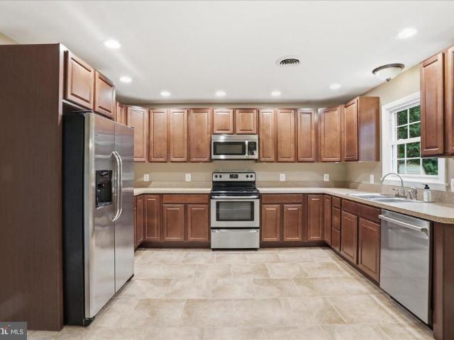 126 Meadowbrook