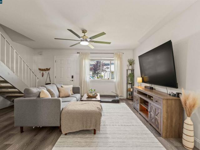 126 Muir Rd