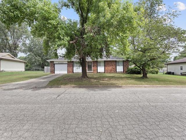 126 N Fairwood Ave, Republic, MO 65738