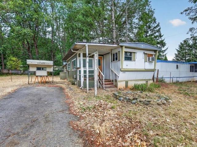 126 S Kerby Ave, Cave Junction, OR 97523