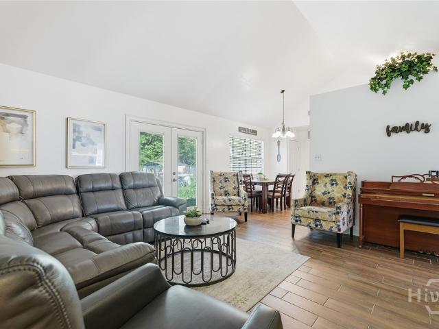 126 S Robinhood Drive