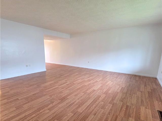 126 Smith St