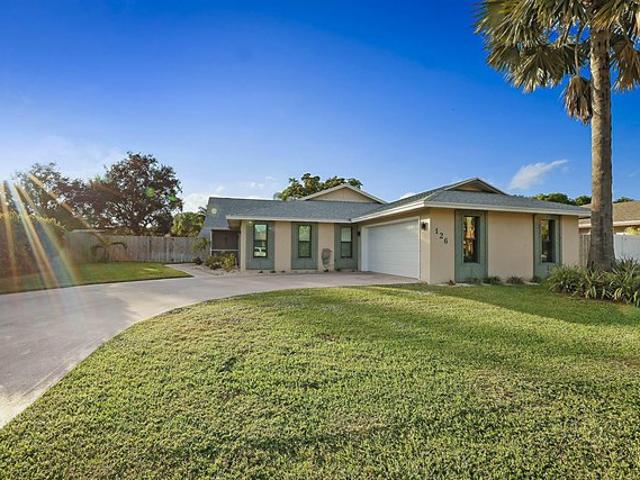126 Santander Ct, Royal Palm Beach, FL 33411