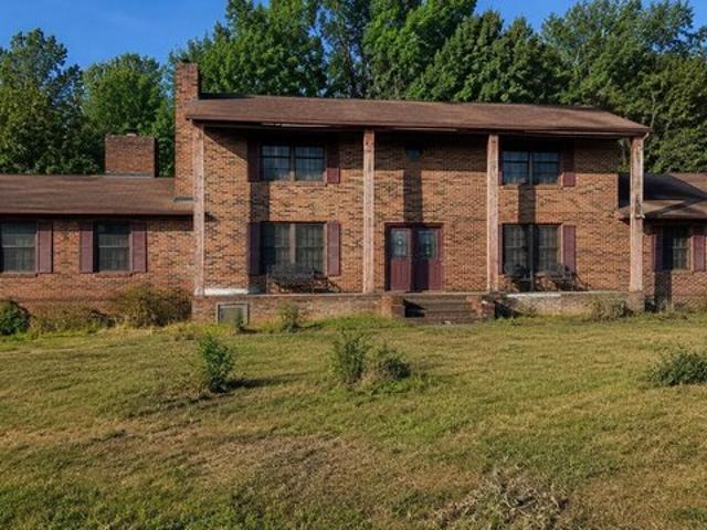 126 SE Walnut Dr, Wise, VA 24293