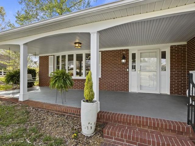 126 Shannon Lake Cir, Greenville, SC 29615