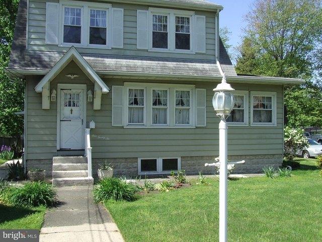 126 Silver Lake Dr, Clementon, NJ 08021