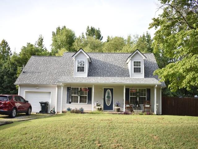 126 Silver Leaf Cir, Dickson, TN 37055