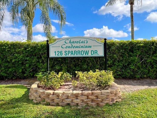 126 Sparrow Dr Apt 19A, Royal Palm Beach, FL 33411