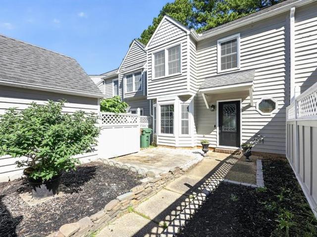 126 Spring Cove Dr, Cary, NC 27511
