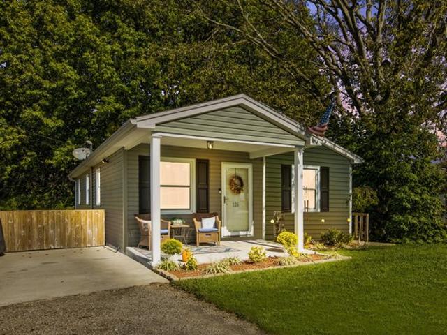 126 Springdale Ave, Cynthiana, KY 41031